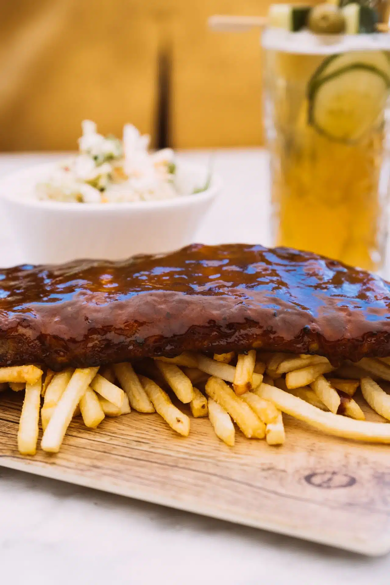 GT’s Bar & Restaurant - The Best Spot on Noosa River
